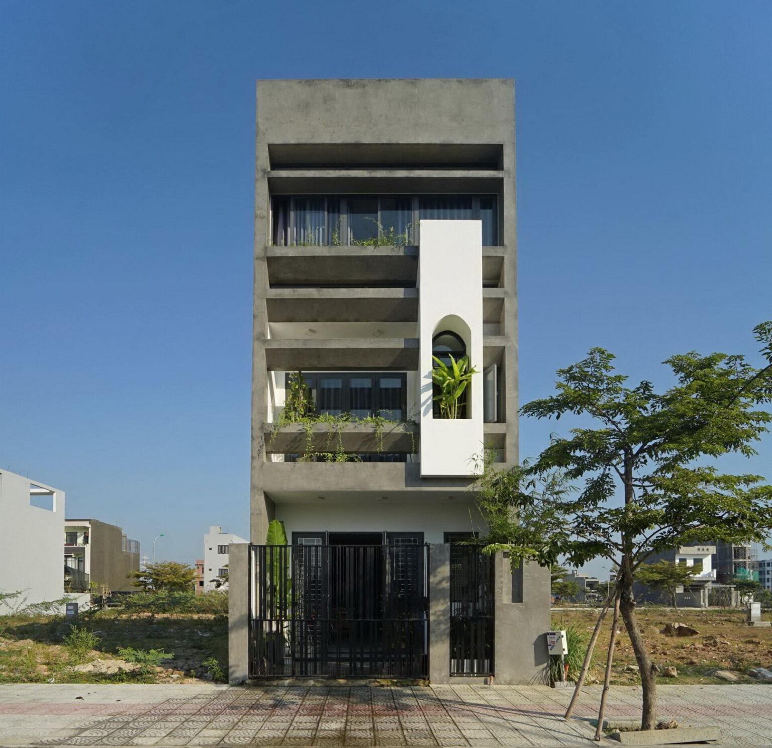 Seven 5*20 Meter Private Houses Own Modern Designs